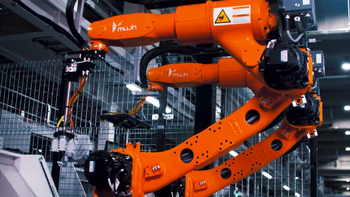 Uniqlo estrena un nuevo robot capaz de empaquetar camisetas y se acerca ...