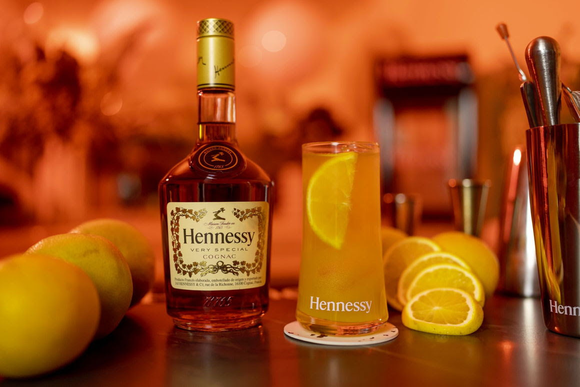 El género del momento también tiene su bebida; conoce el Hennessy ...